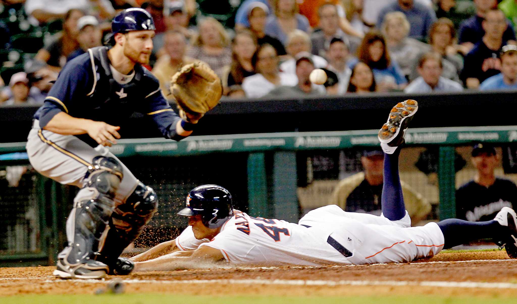 Astros report: Maxwell comes back to a different outfield