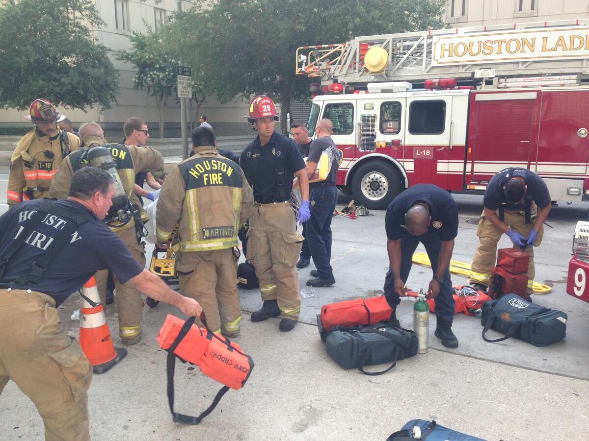 Multiple injuries in downtown Houston high-rise fire