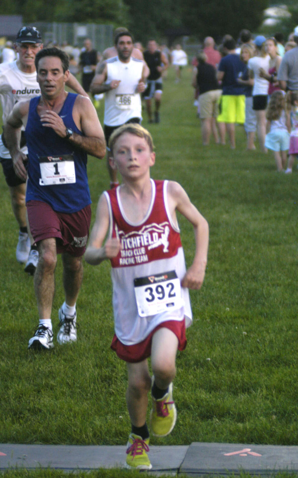 Runners flock to Twilight Run 5K