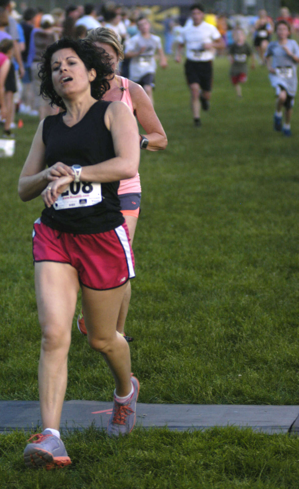 Runners flock to Twilight Run 5K