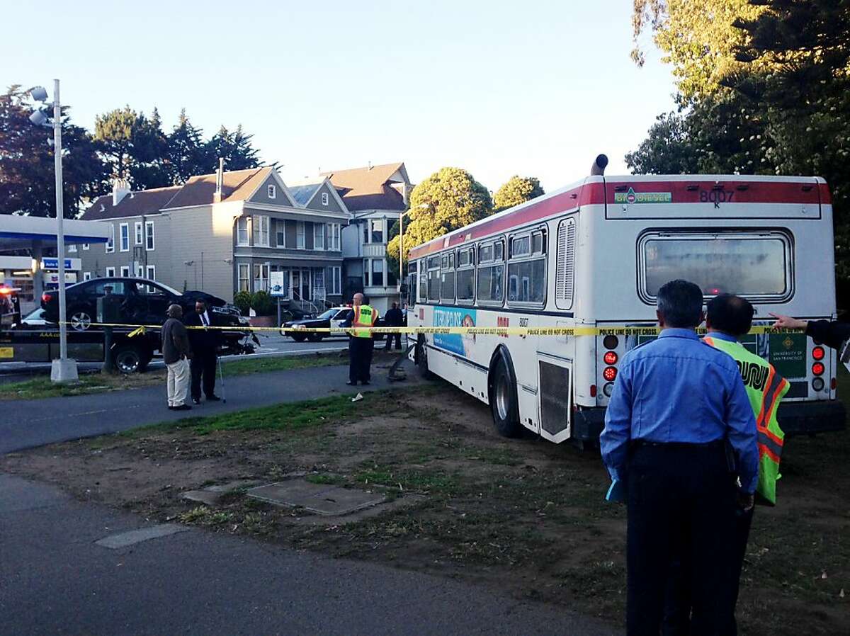 Muni crash sends bus into park