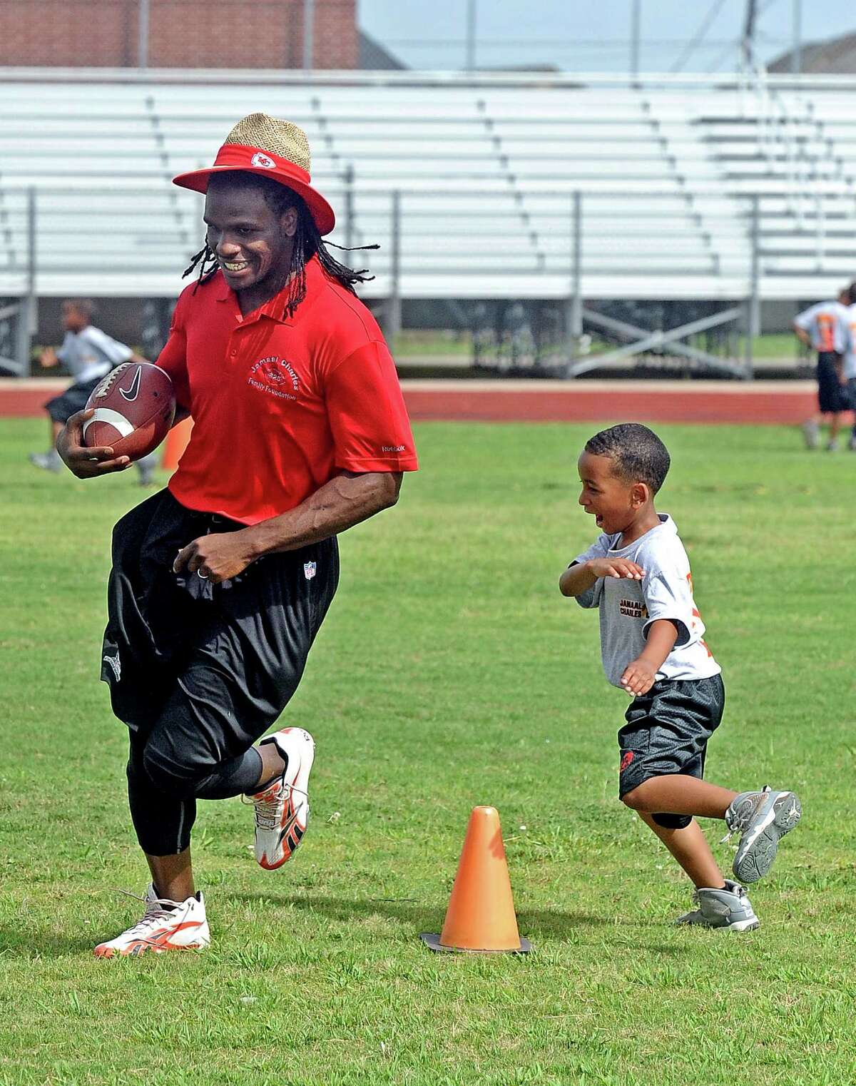 Jamaal Charles conducts free football camp