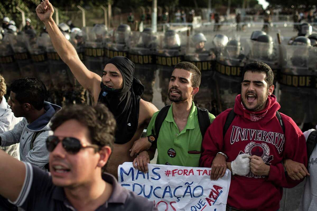 Brazil: 250K protest against government corruption