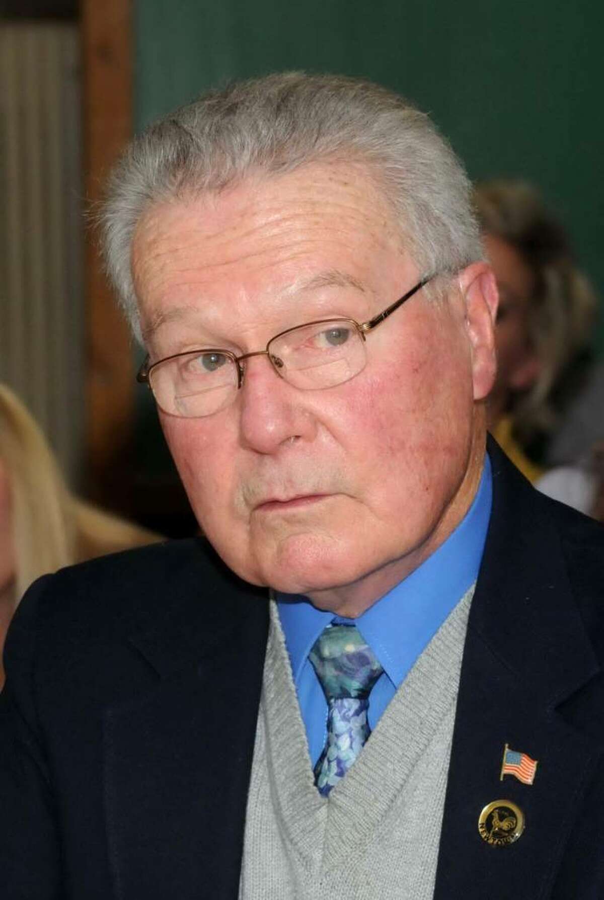 Newtown town clerk cleared of ethics violations in 3-3 vote