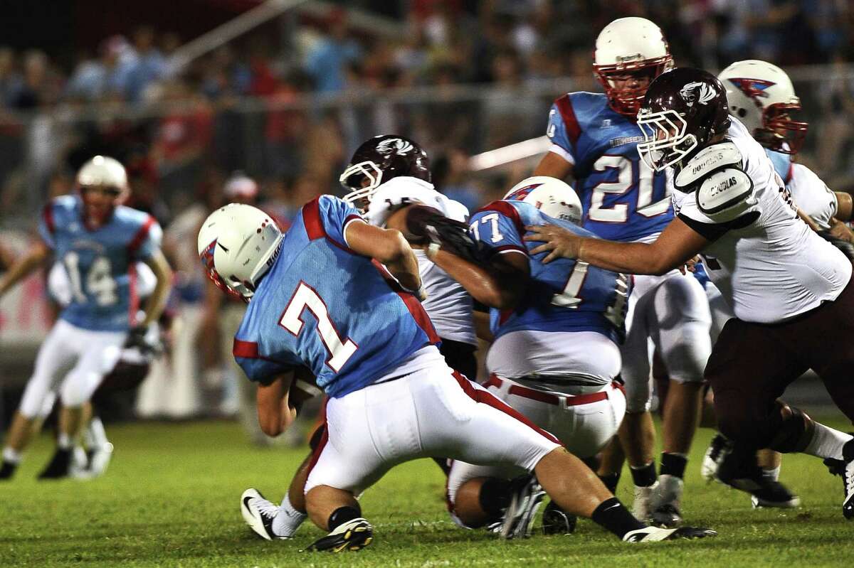 Silsbee football players deciding on college offers