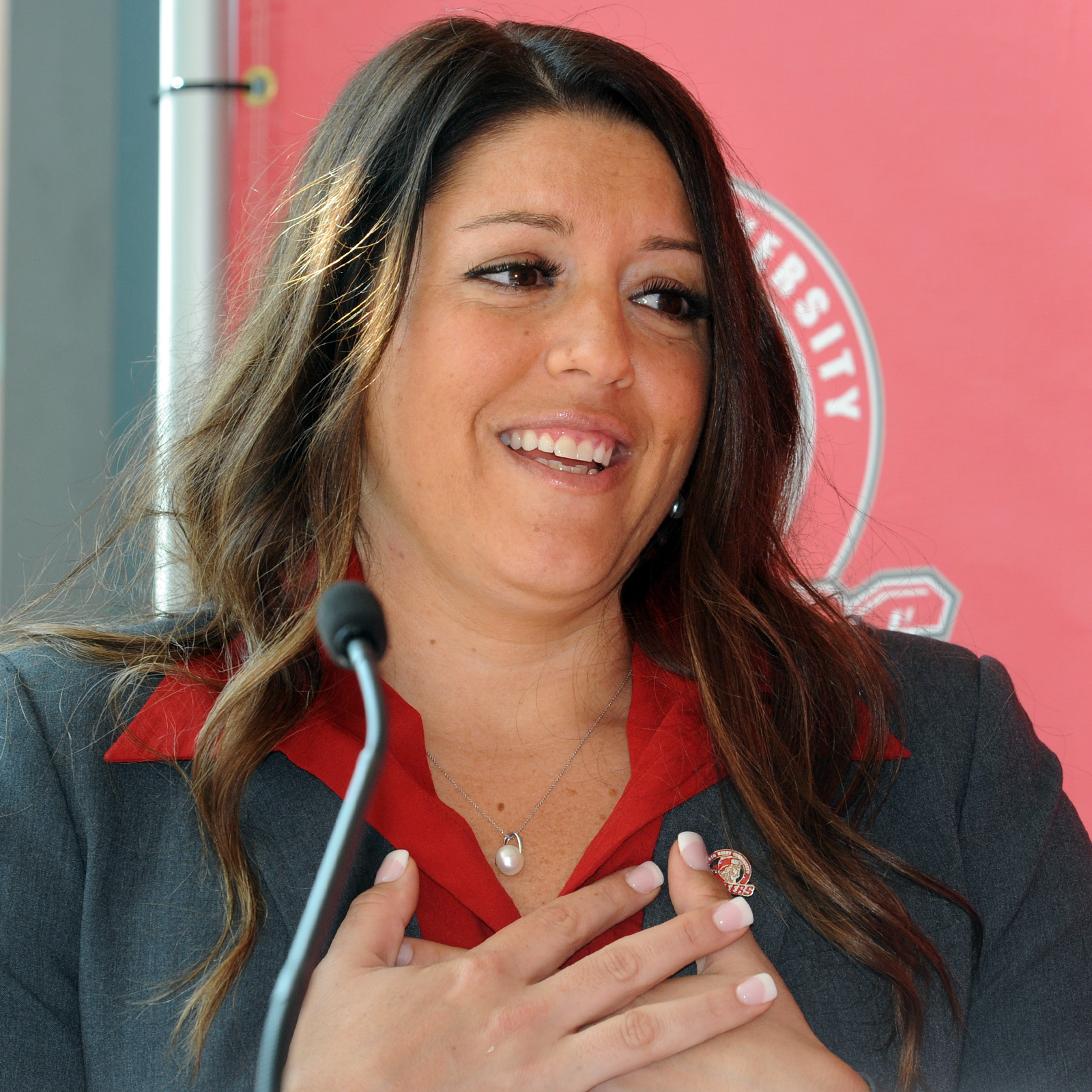 New Canaan High School graduate Mannetti named new women's basketball ...