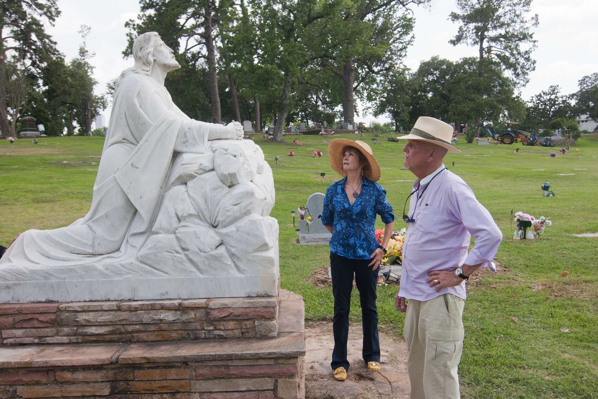 Uptown-area couple fascinated by final resting places