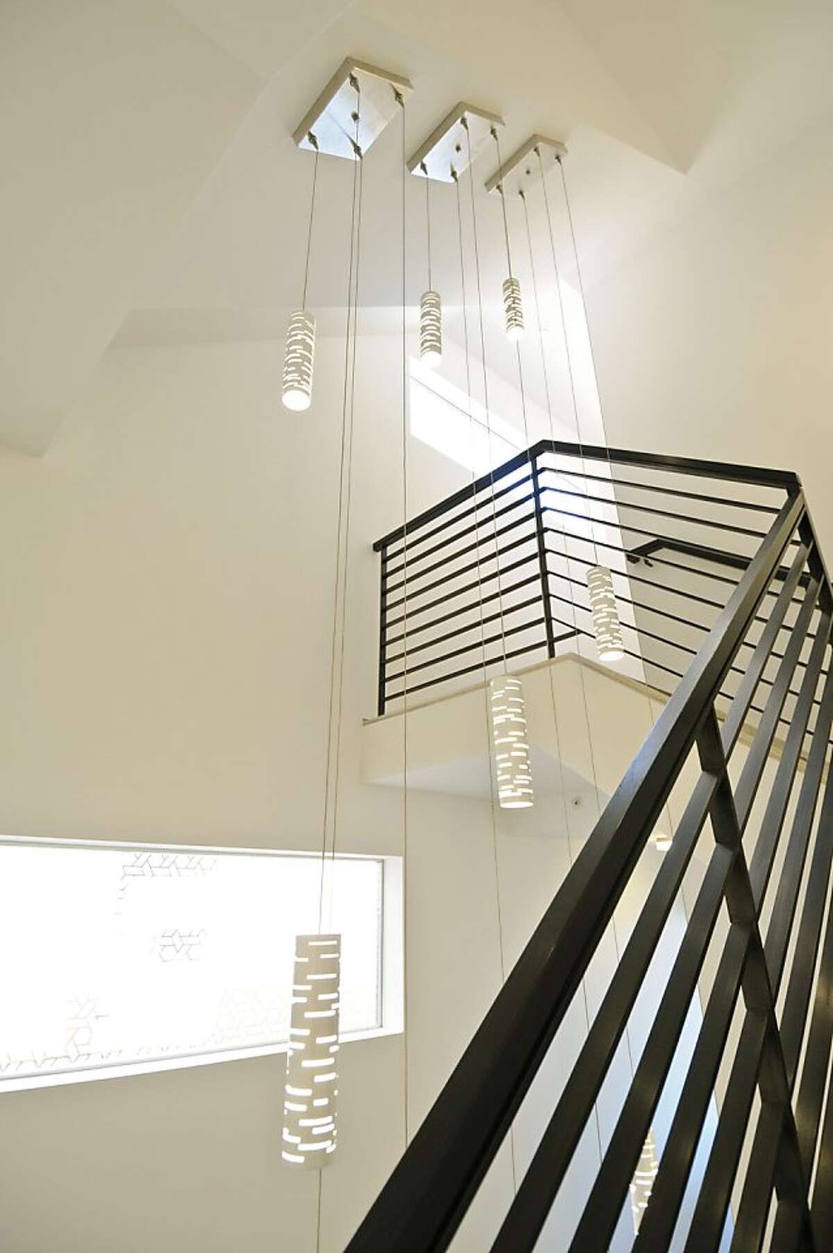 Two-level luxury condo in Pacific Heights