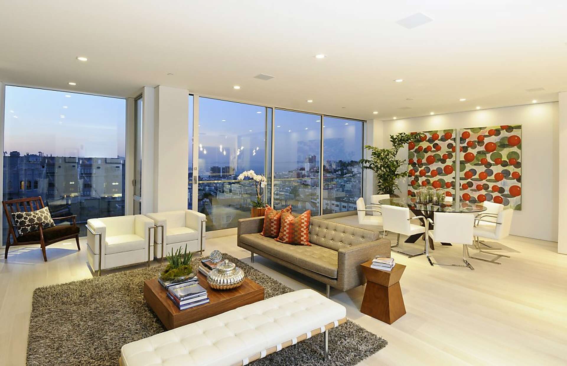 Two-level luxury condo in Pacific Heights