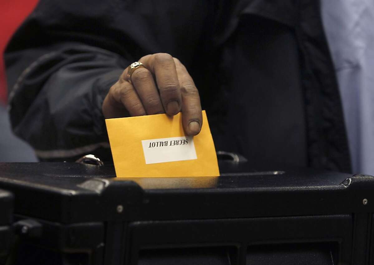 BART workers take strike authorization vote