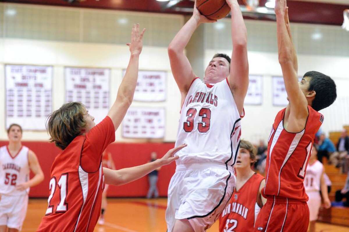 Greenwich snaps 3-game skid by holding on to beat New Canaan