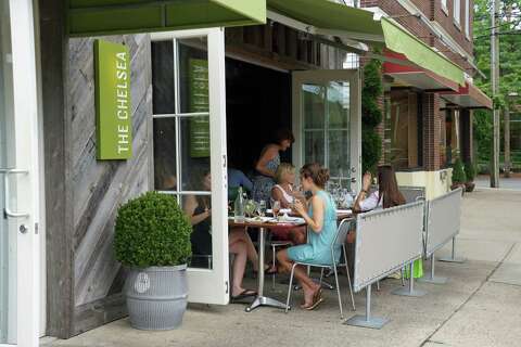 A guide to warm outdoor dining in Connecticut