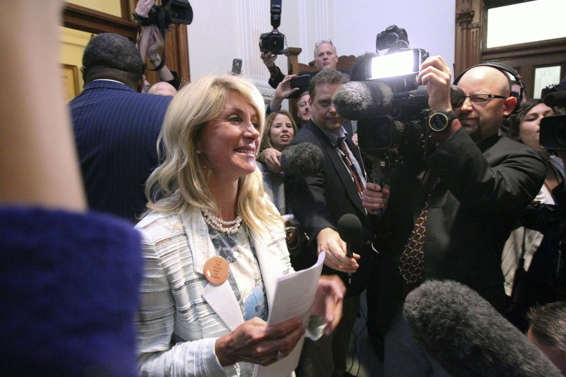 Wendy Davis accuses Greg Abbott of 'dodging' on equal pay