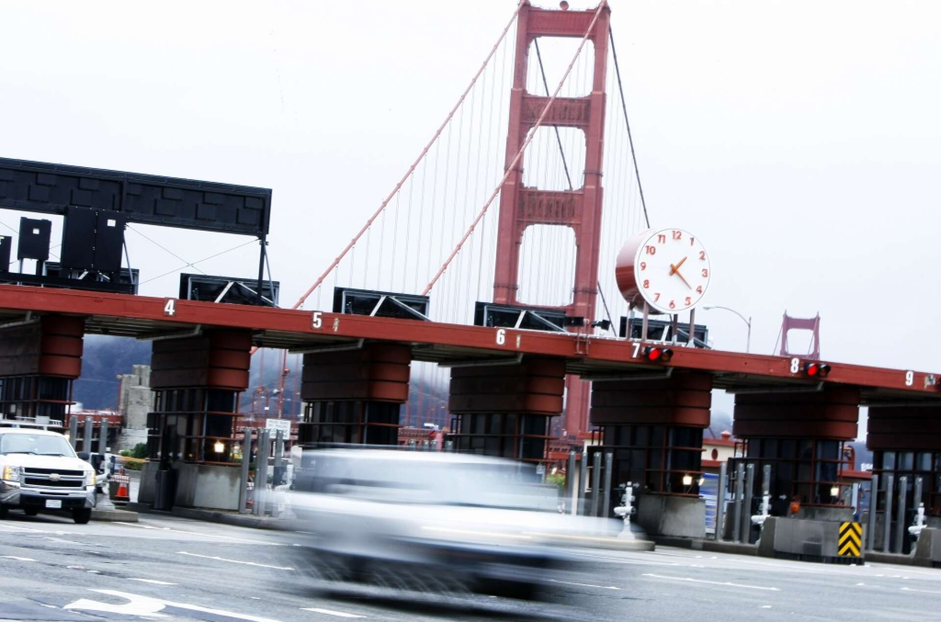 Tolls for crossing Golden Gate Bridge rise $1