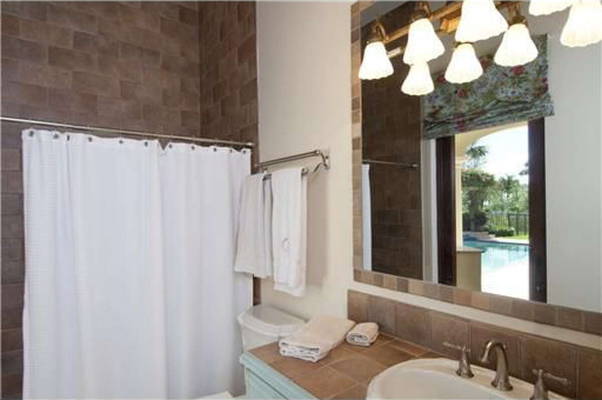 A peek inside Bill Gates' new mansion