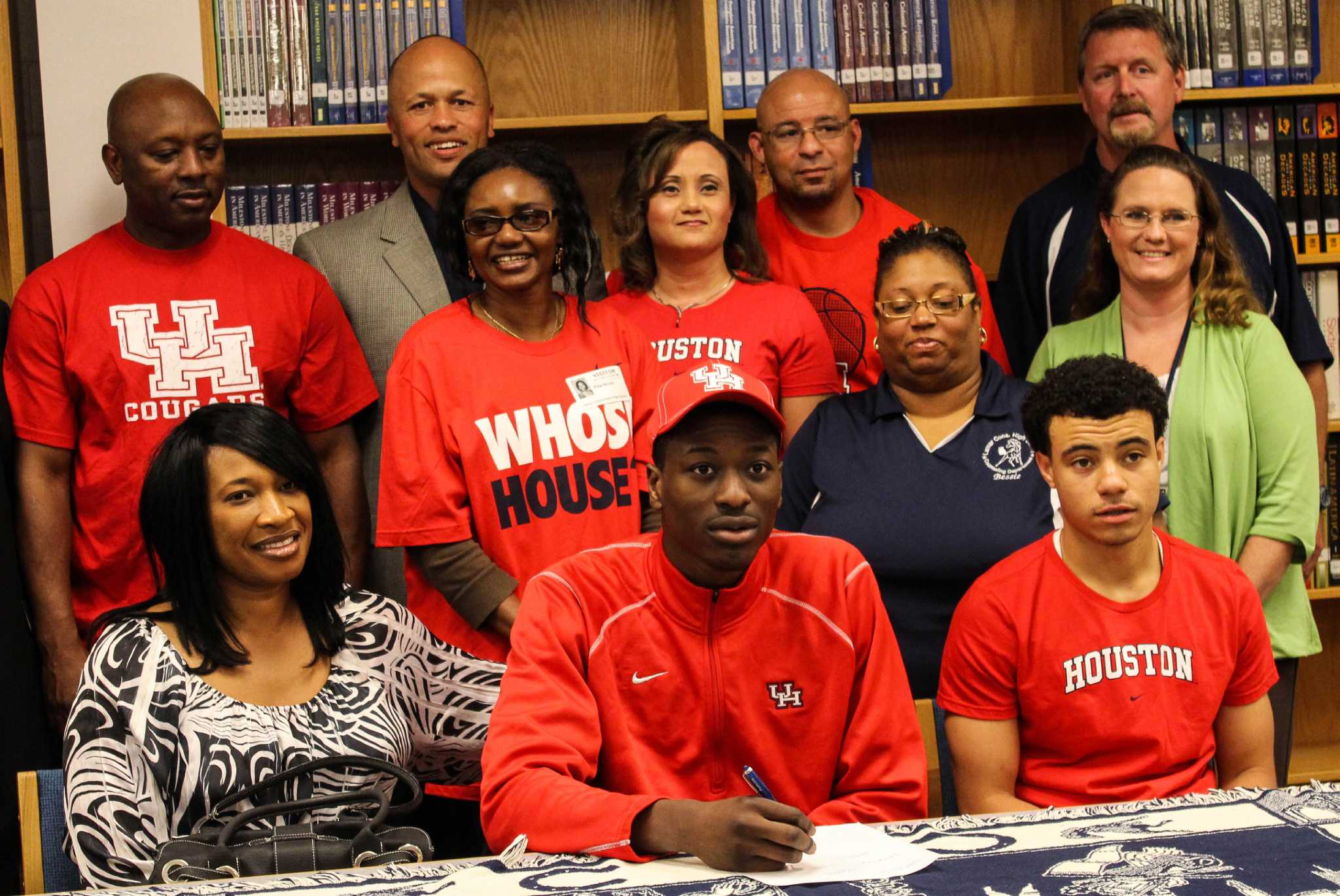 Izundu decides to return to UH