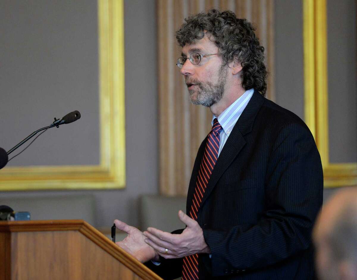 Soares, judge face off over DA's refusal to act
