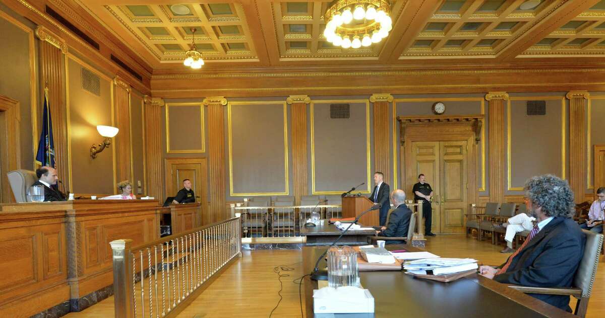 Soares, judge face off over DA's refusal to act