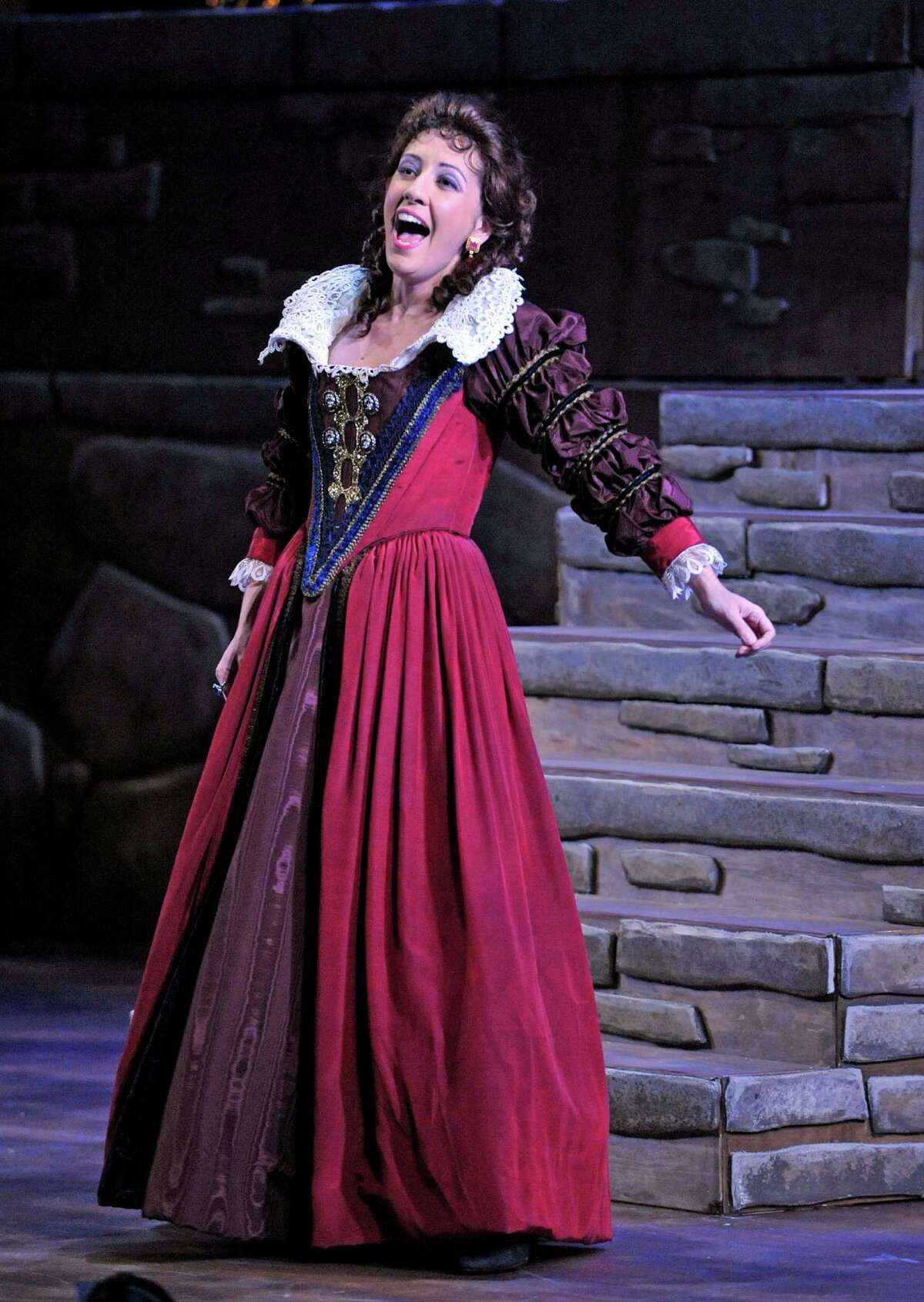 Amid madness and drama, 'Lucia' hits all the right notes