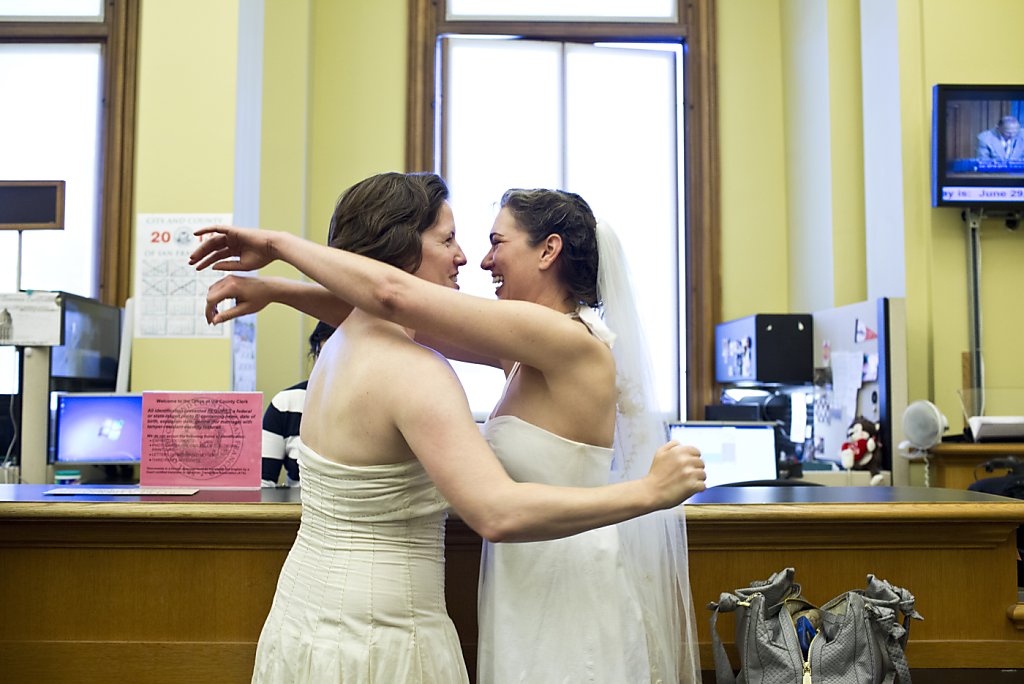 Same Sex Couples Flock To Sf For Weekend Weddings