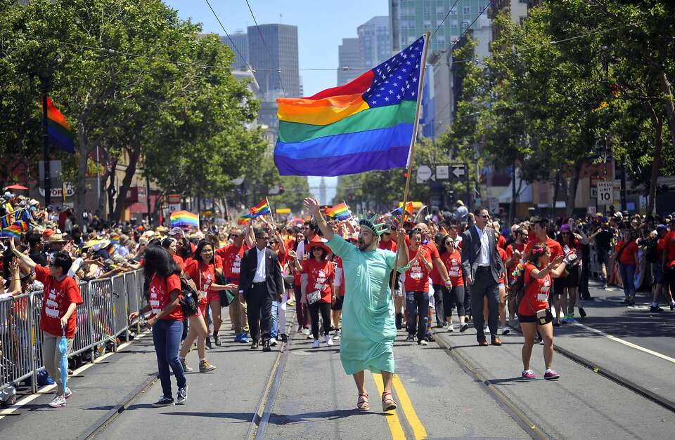 Big crowd, big names as Pride Parade begins
