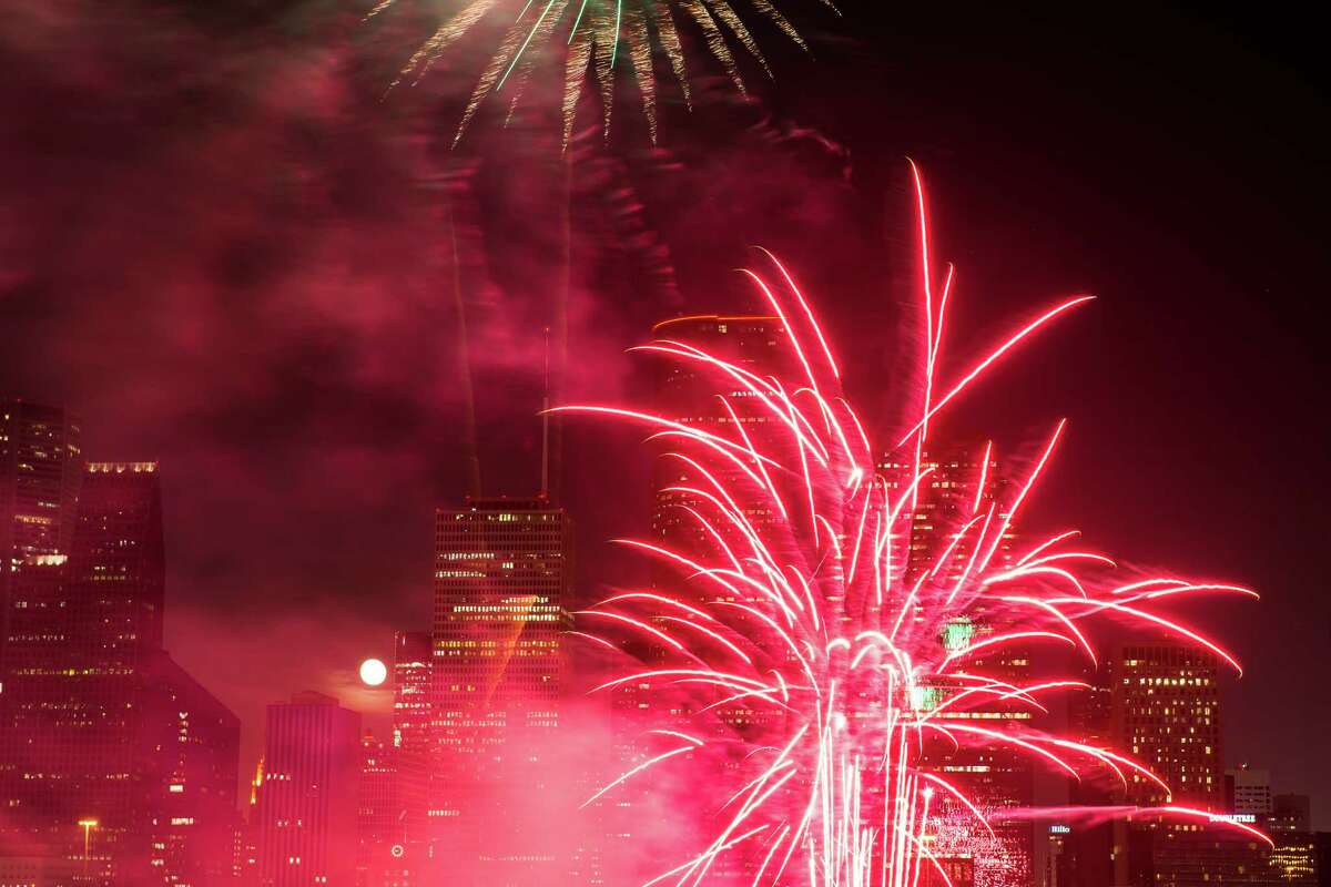 Celebrate the Fourth of July with fireworks in Houston area Celebrate the Fourth of July with fireworks in Houston area