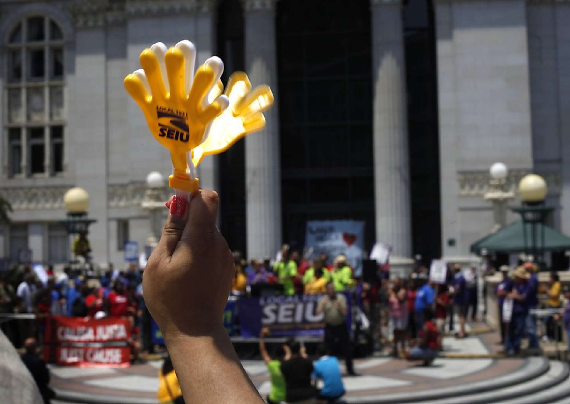 BART strike continues, but hope seen in talks