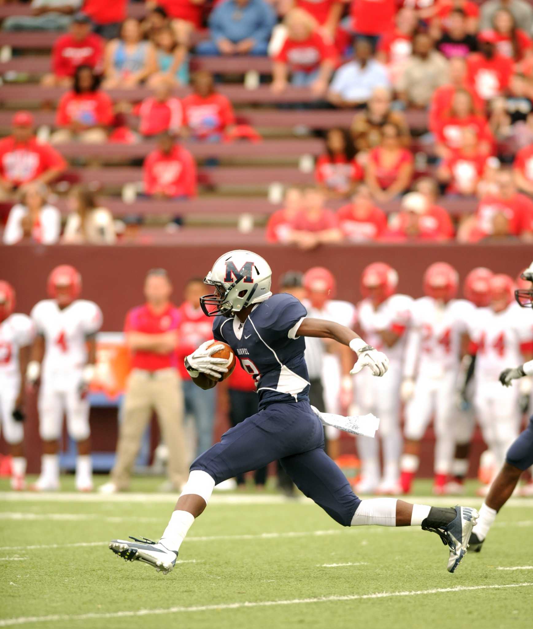 Football: Manvel enjoys success with new talent on roster