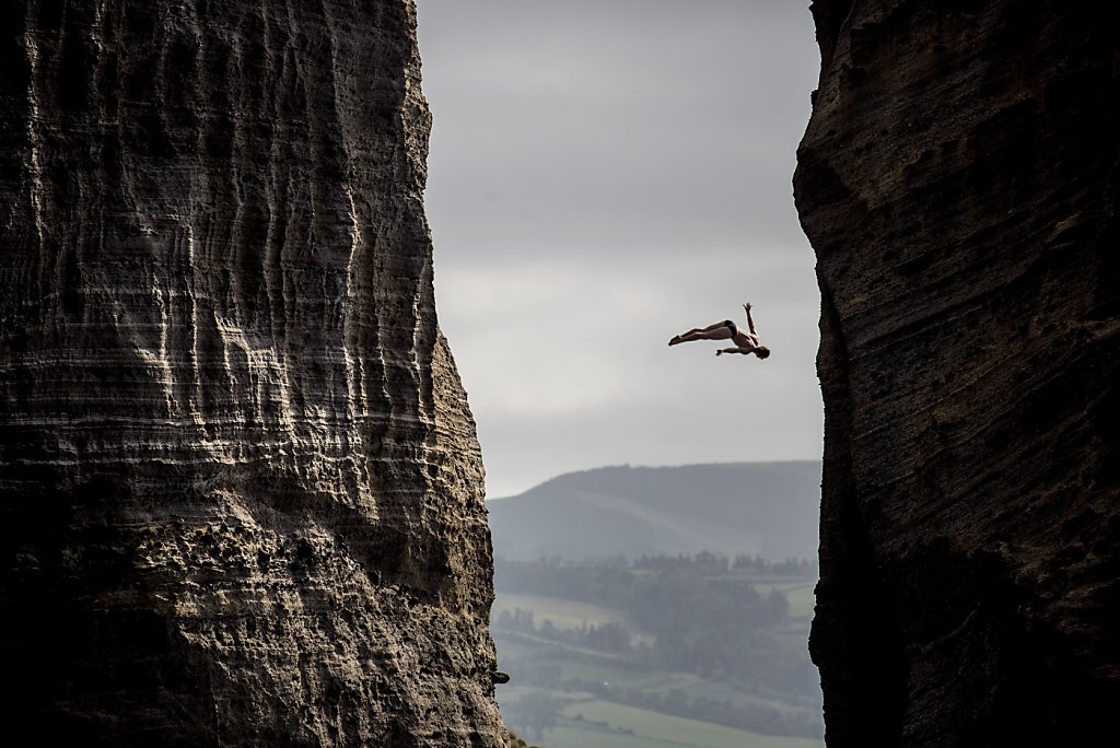 Amazing photos of daredevil cliff divers