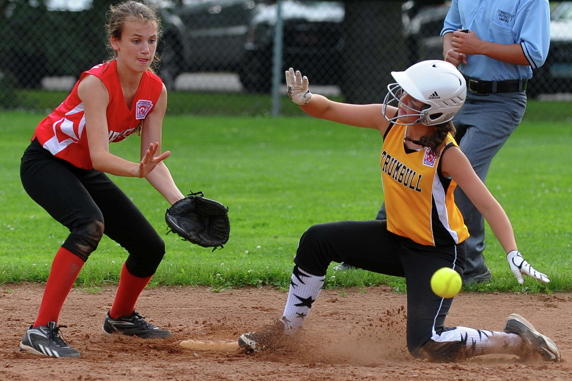 Trumbull unseats Fairfield as District 2 softball champion