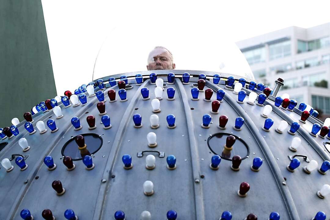 Eric Staller's Bubbleboat to light up the bay