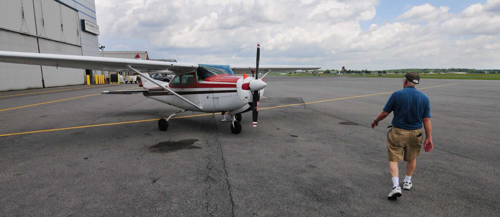 Pilot soars to 80th birthday