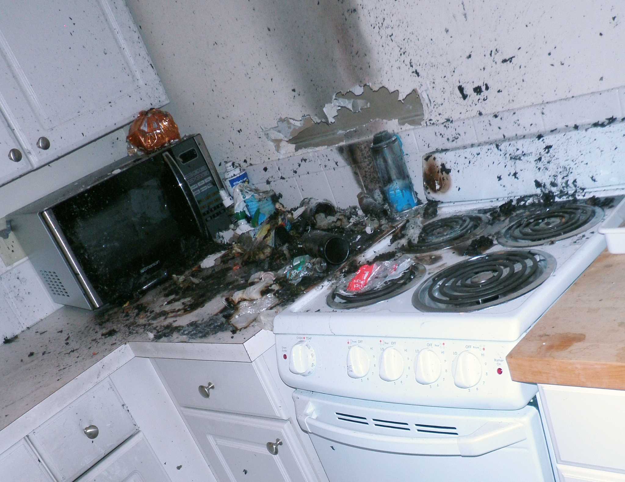 Kitchen fire doused at Canal Park apartment