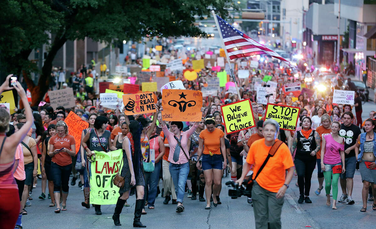 Anti-abortion rights rally draws large crowd at Capitol
