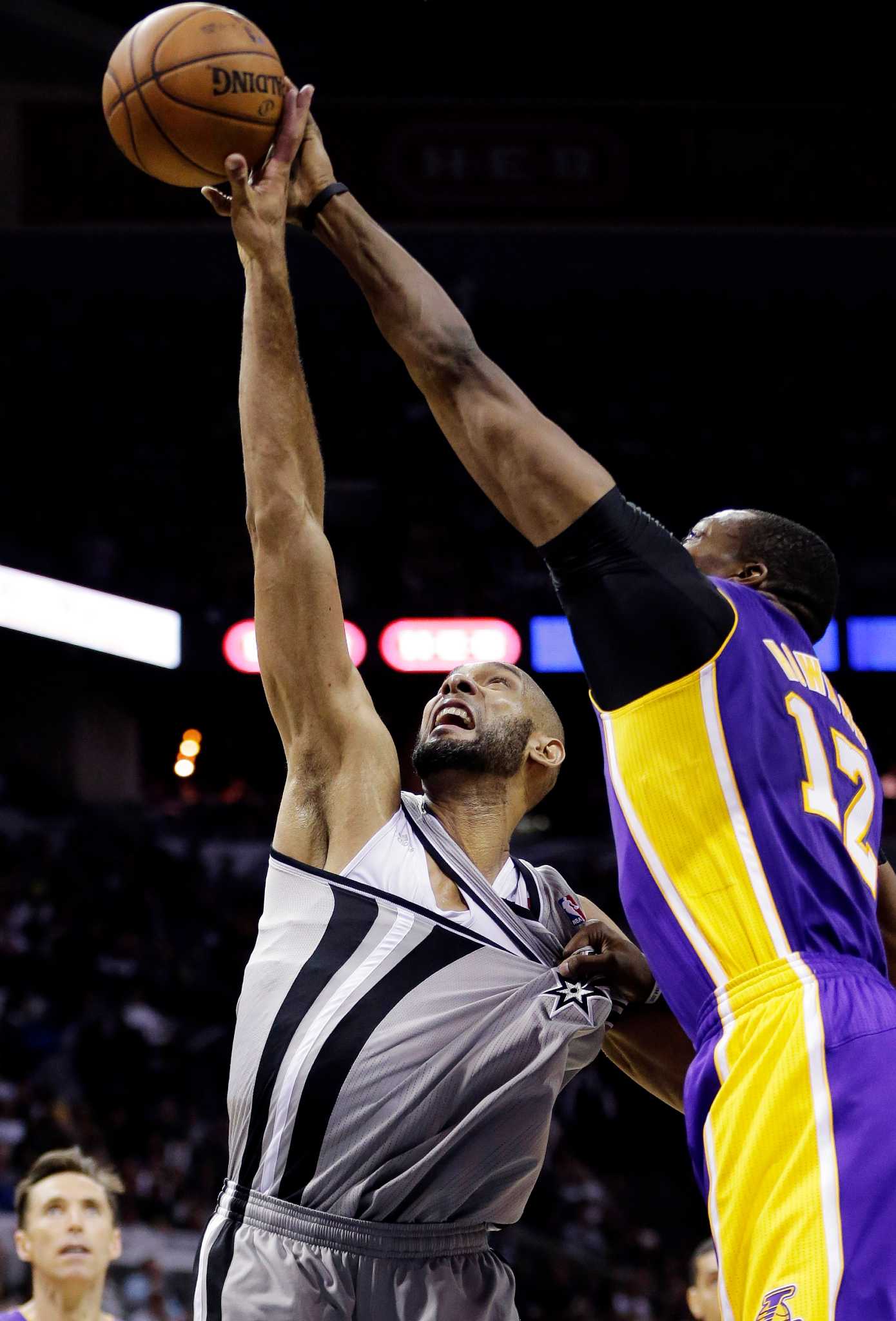 With Howard, Rockets should contend for Western Conference title
