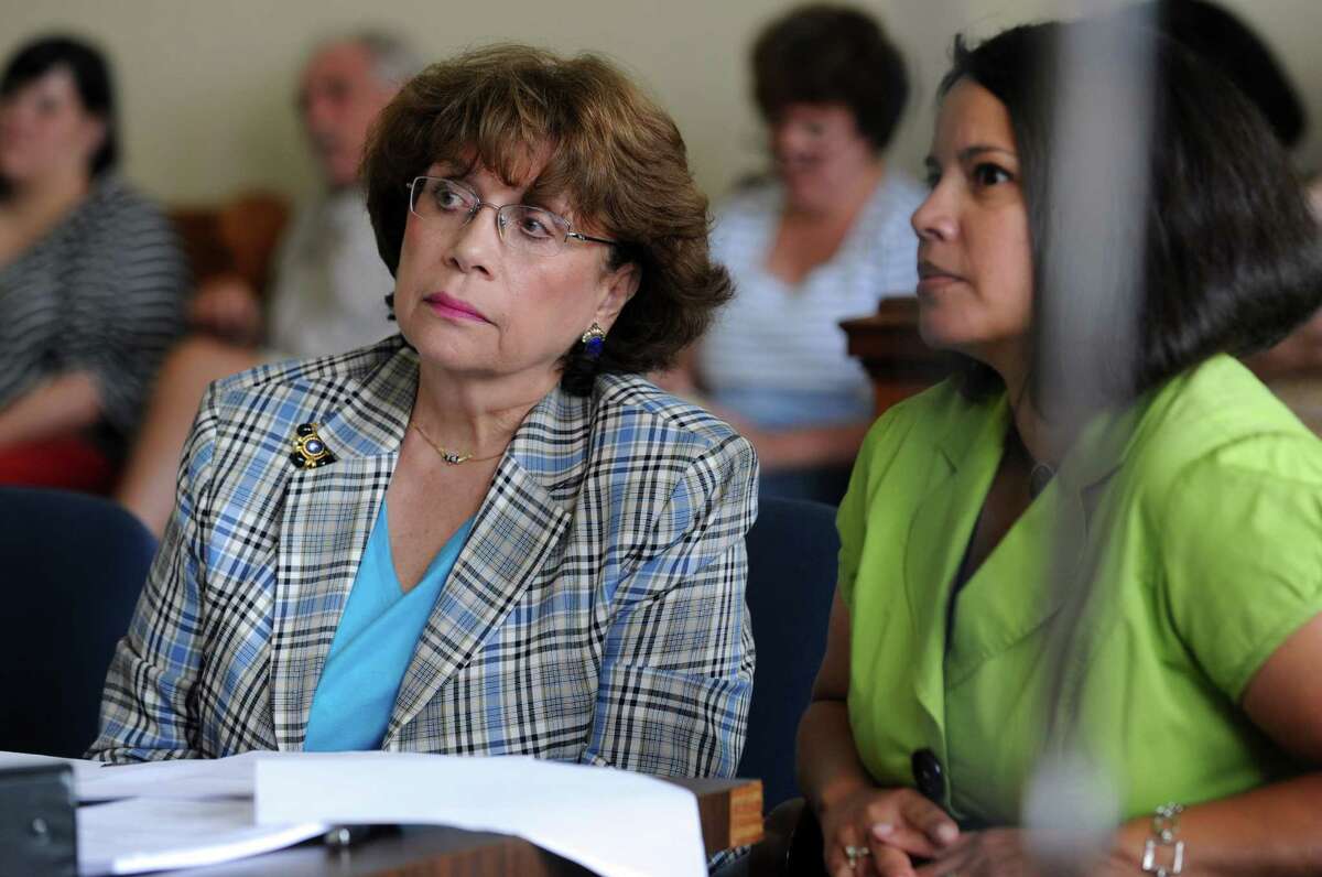 Court orders Vallas out, but he's not packing yet