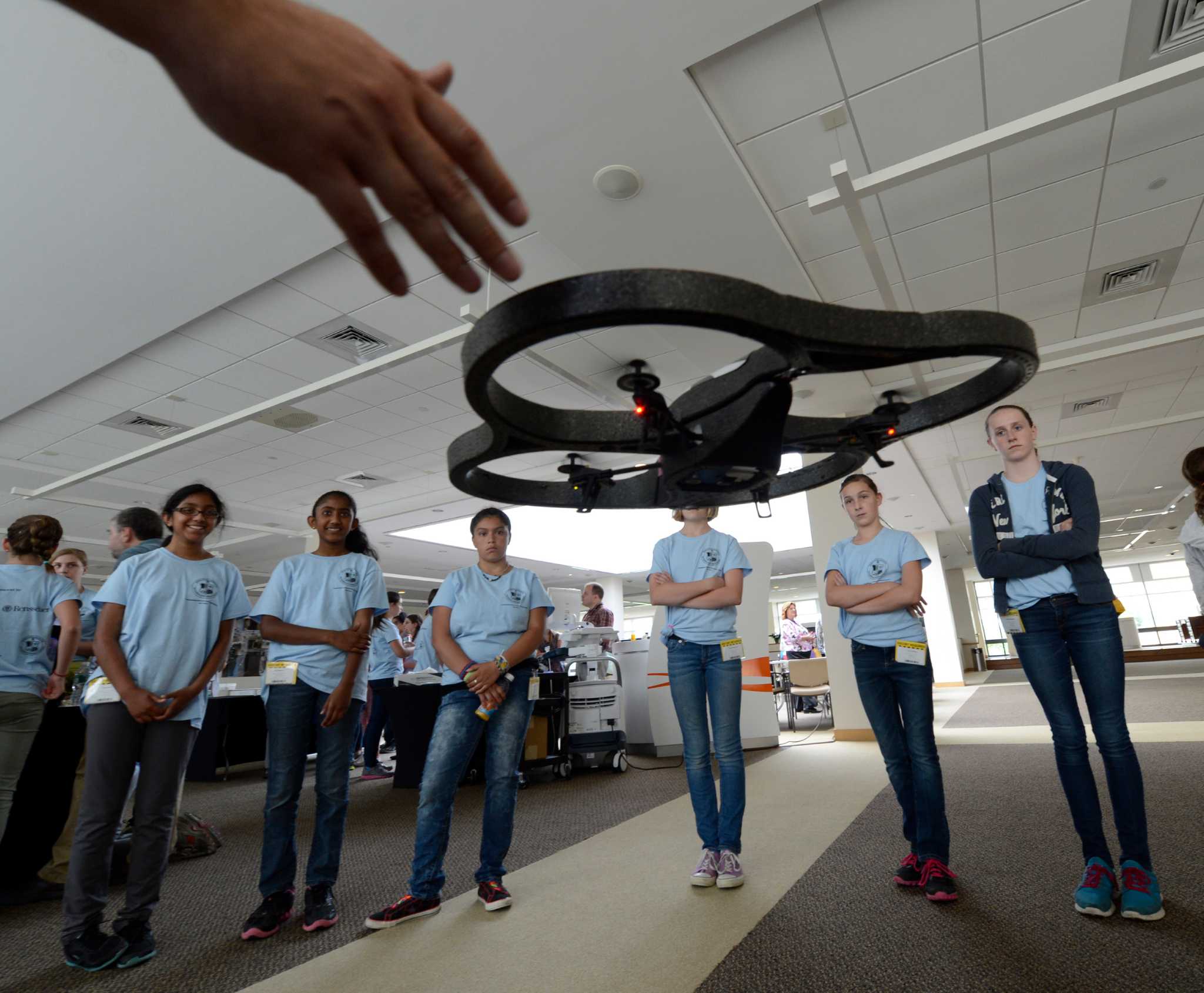 GE displays glimpse of work to girls