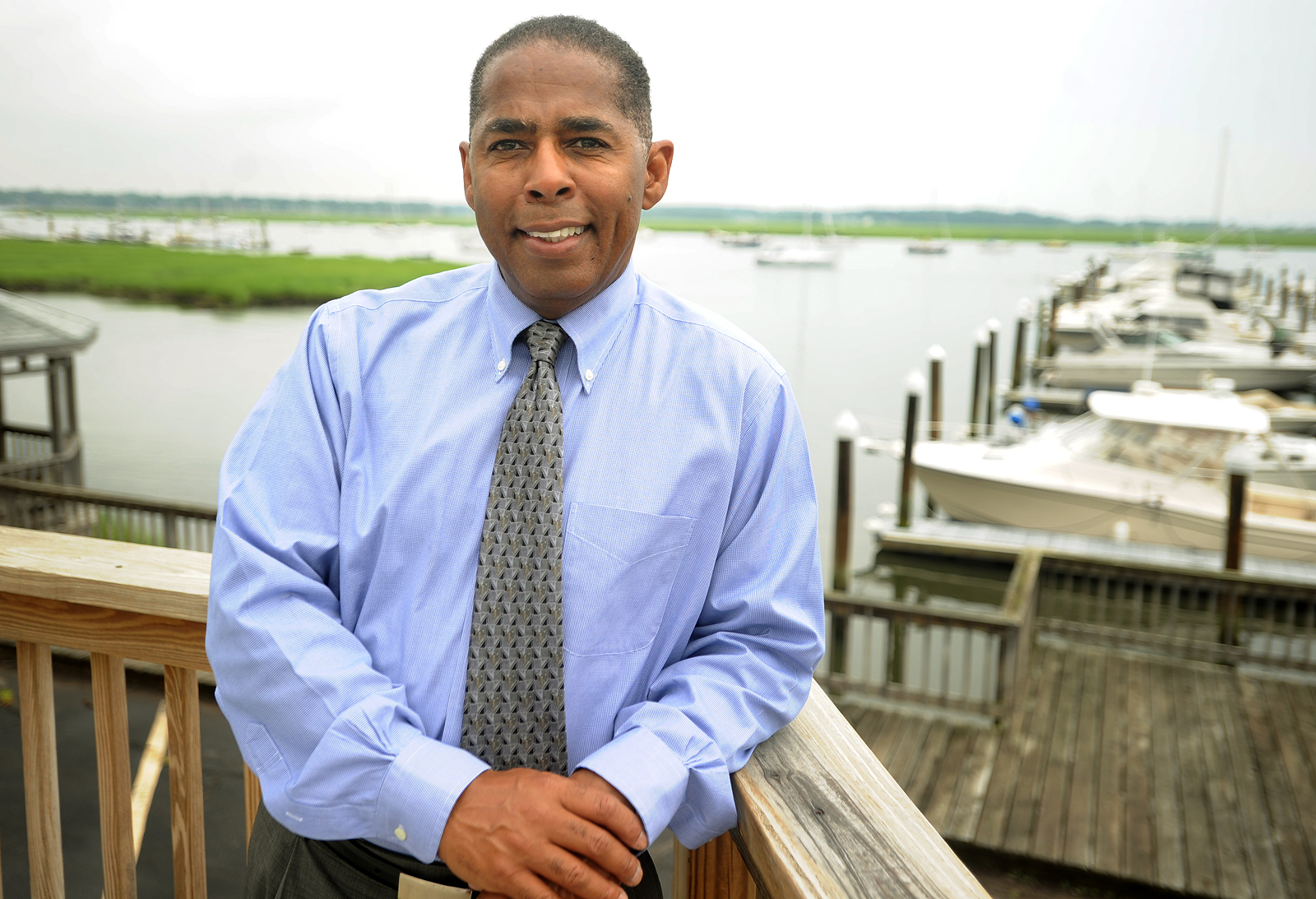 Retired bank executive wants to be mayor