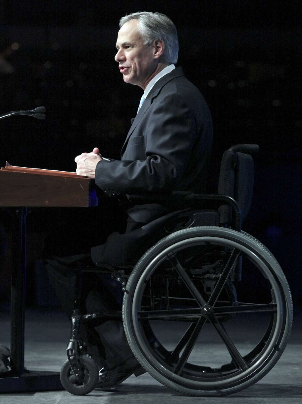 Abbott begins quest to succeed Perry