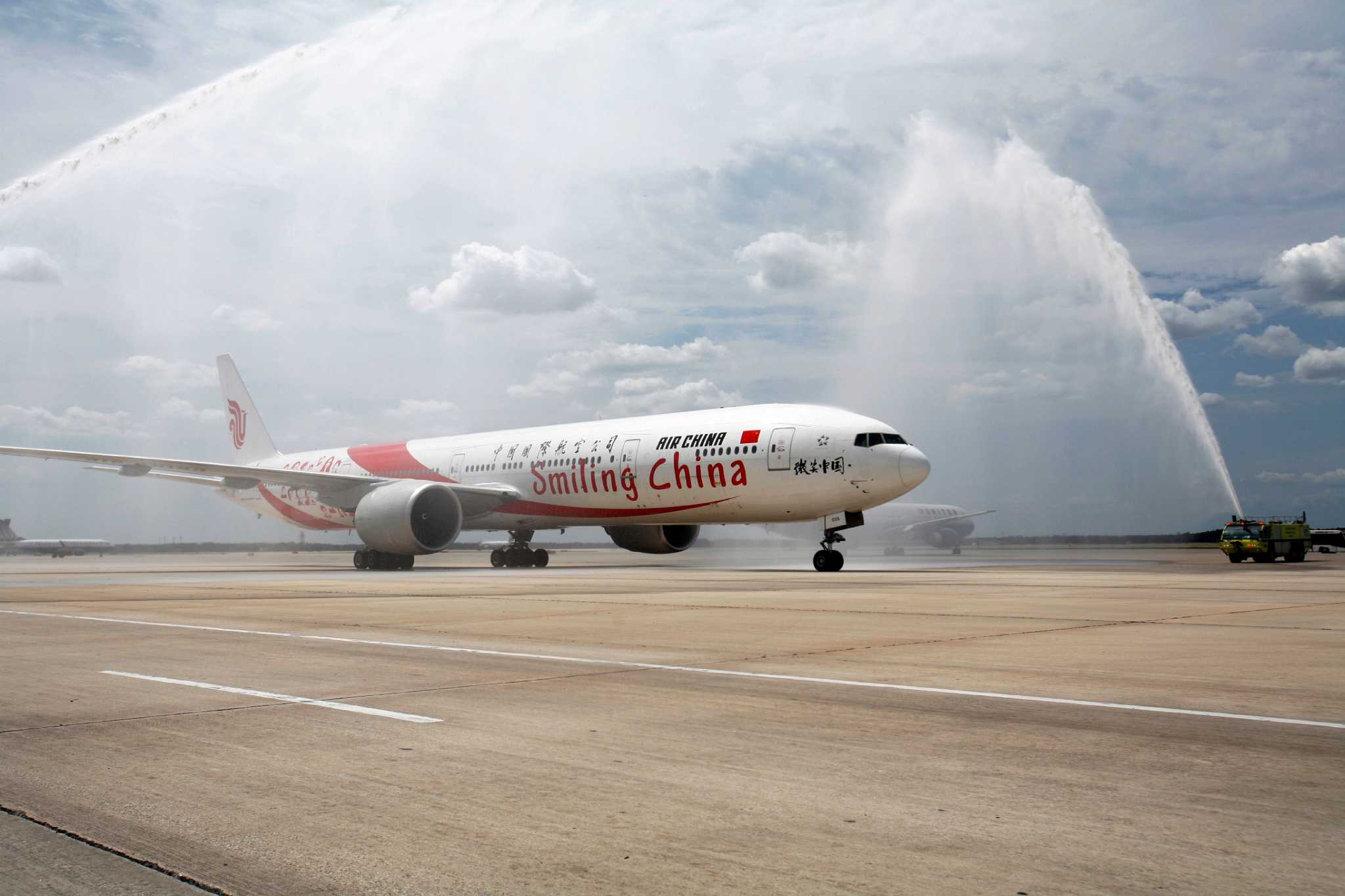 Inaugural flight from Beijing lands in Houston