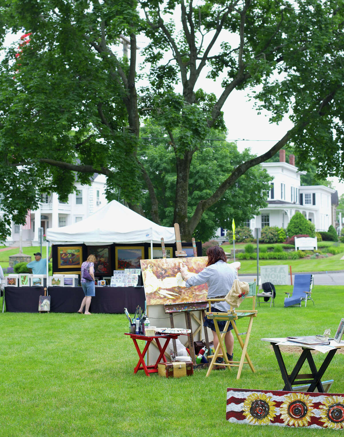 Hundreds attend Outdoor Art Festival