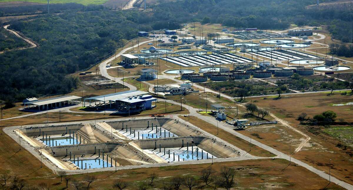 Record-breaking astronaut Scott Kelly tweets photo of San Antonio from ...