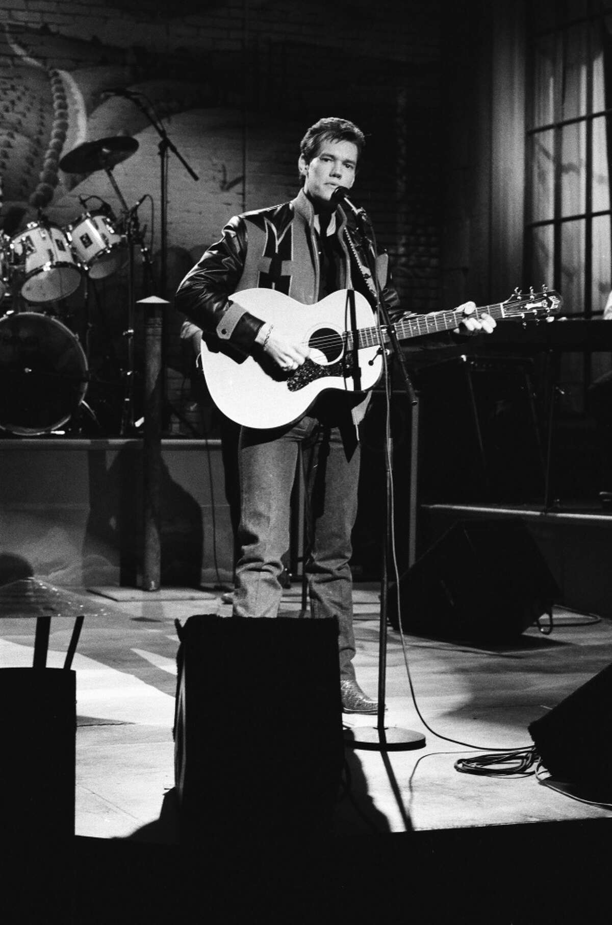 Doctors: Singer Randy Travis awake after stroke