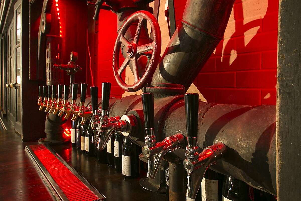 Noir Lounge wine bar in SF