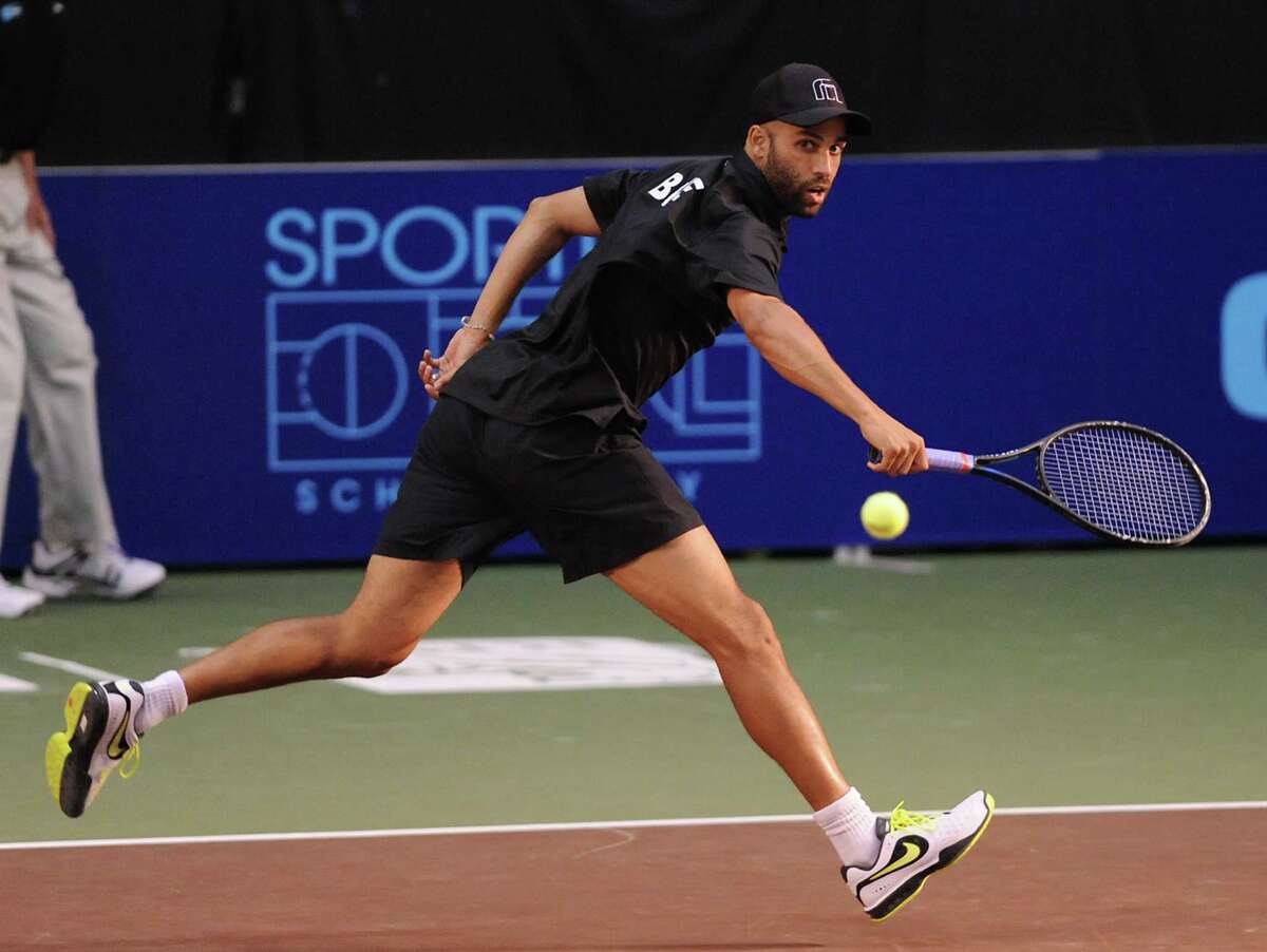 Blake pitches in for tennis fans
