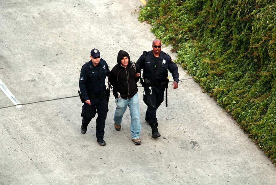 Waiter attacked, freeway blocked in 3rd Oakland protest - SFGate