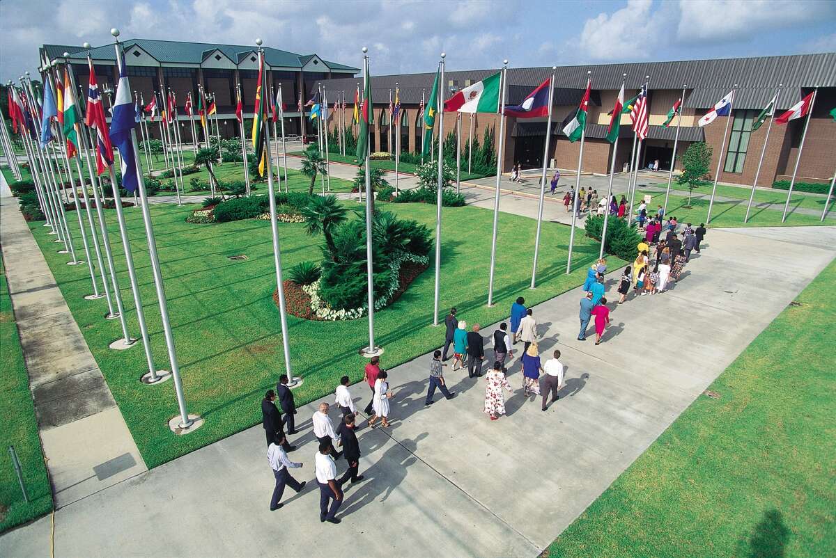 8 years ago today: Lakewood Church moves into Compaq Center