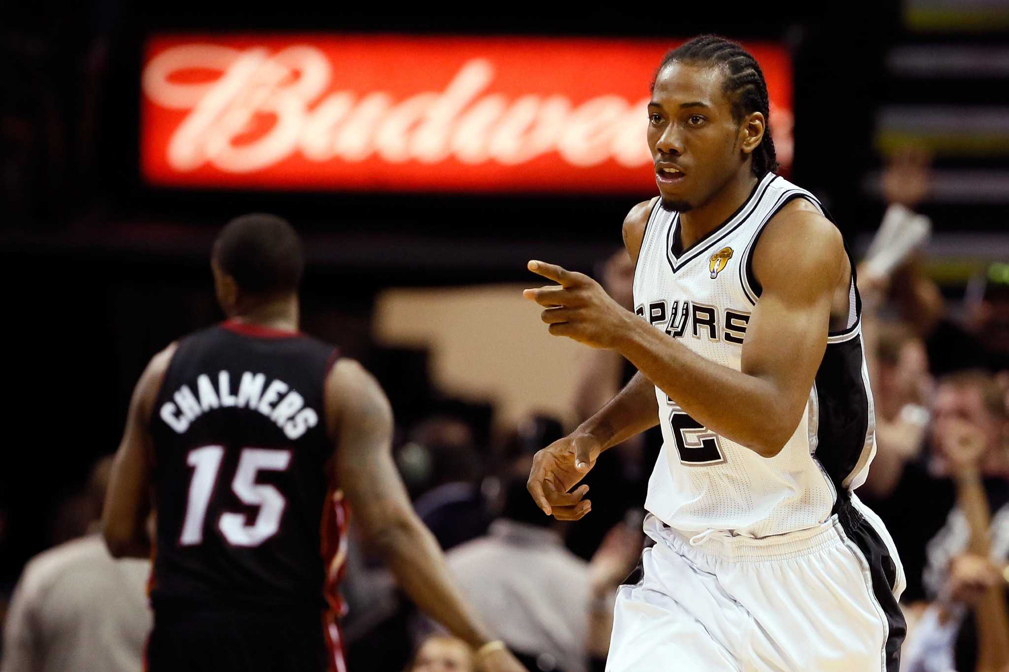 Knee to keep Leonard out of U.S. camp