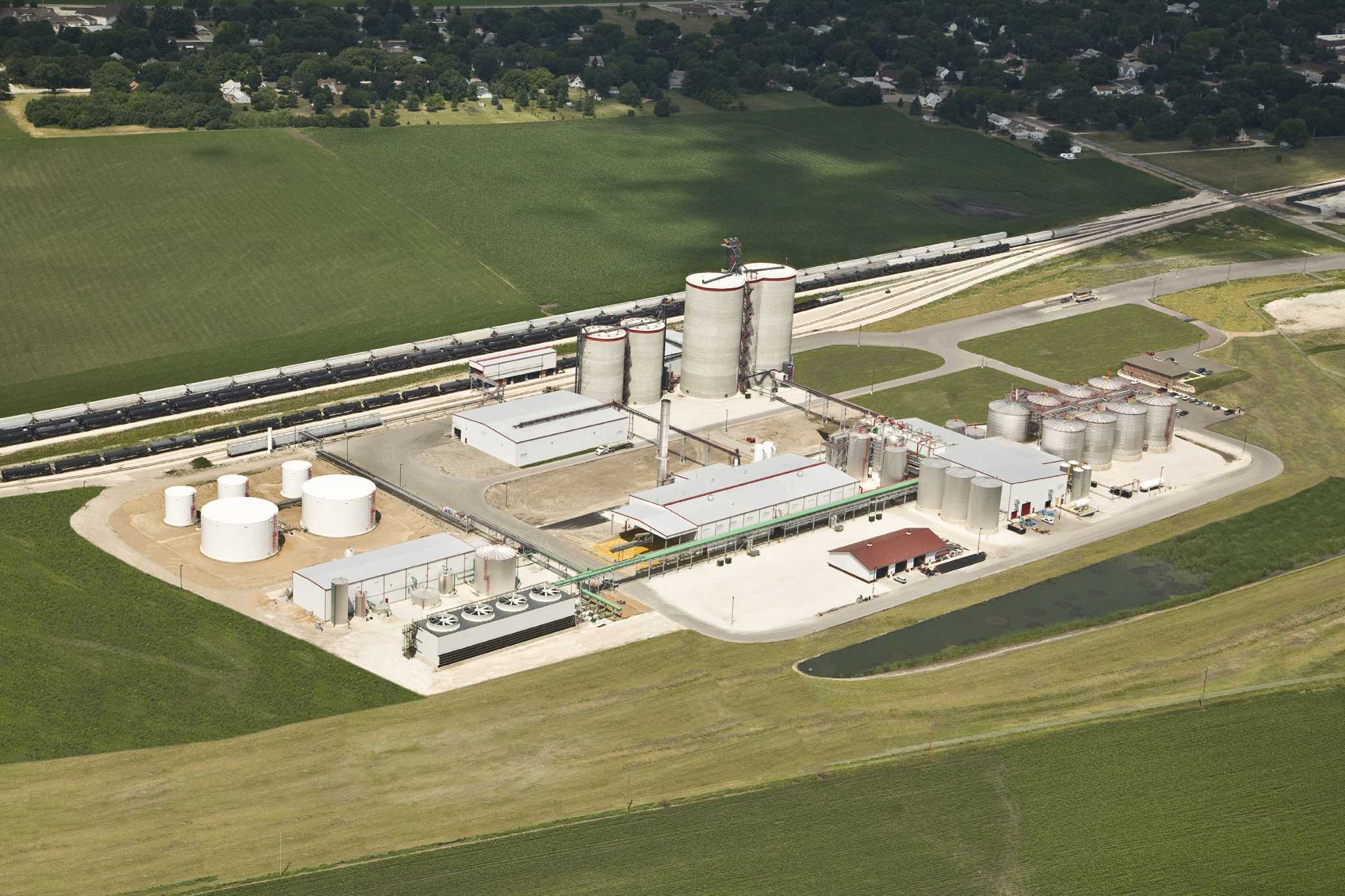 Valero's chief wants ethanol rules dumped