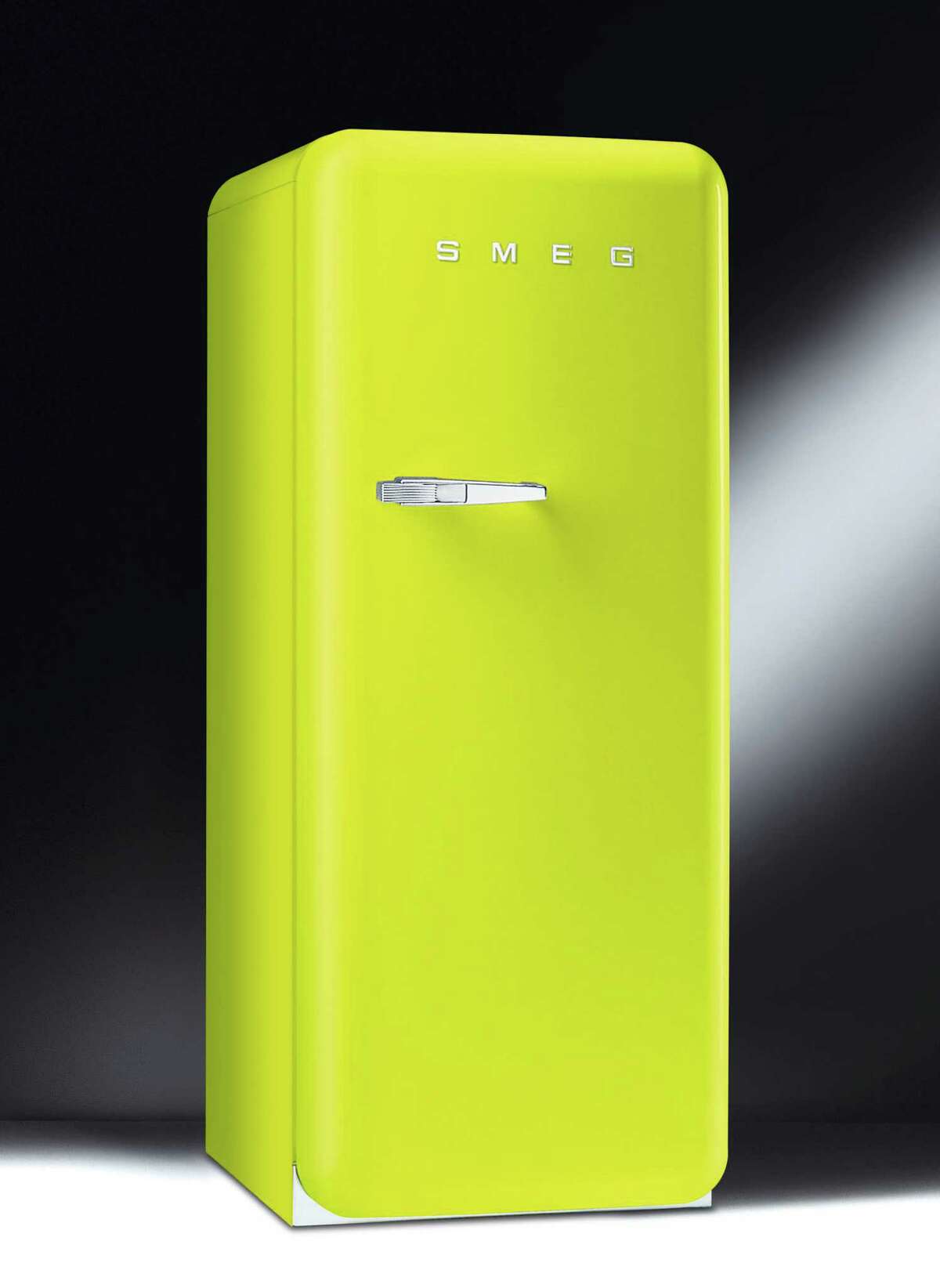 8 colorful appliances for added kitchen splash